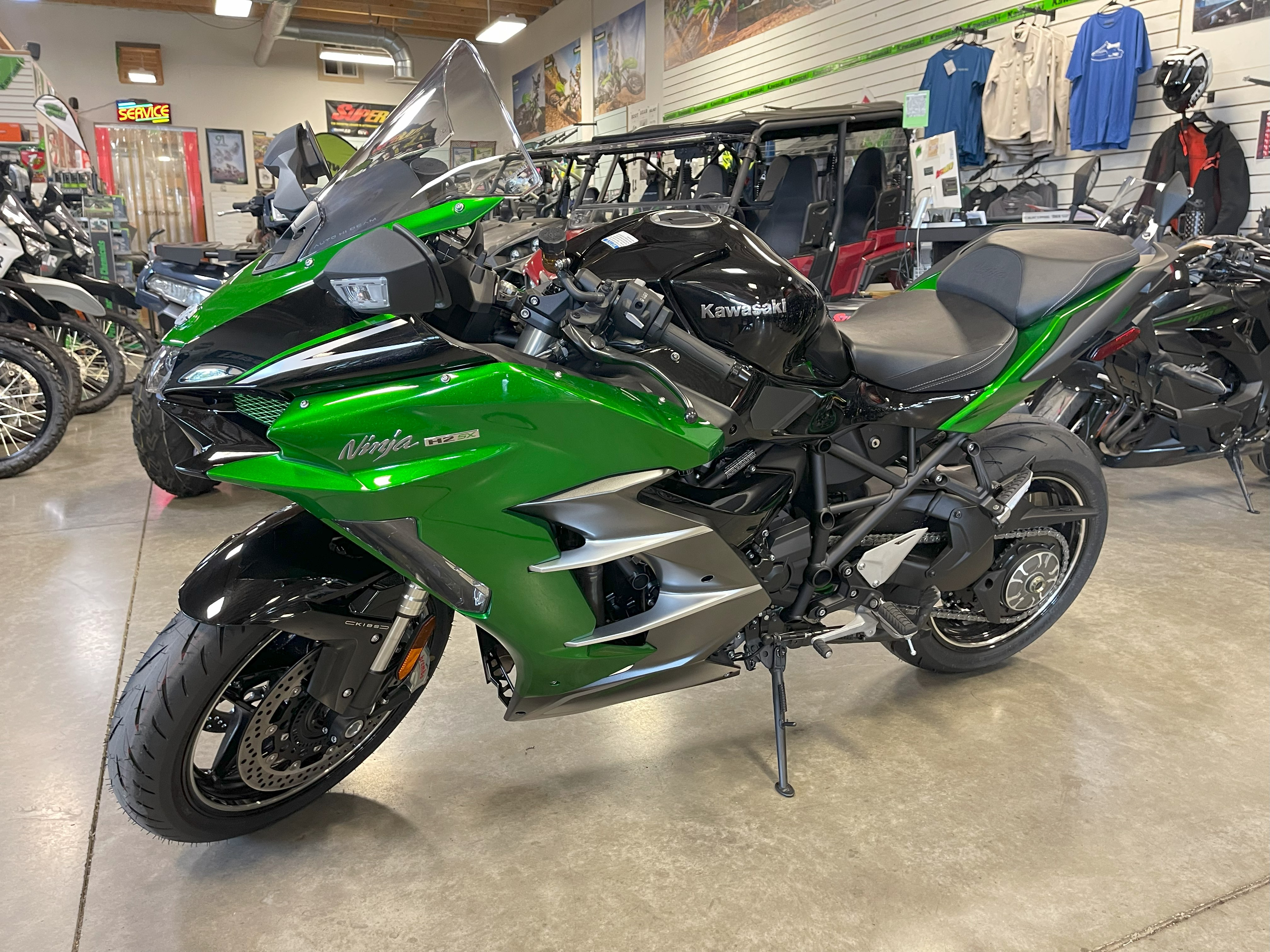 2025-Kawasaki-NINJA-H2-SX-SE-ABS-Emerald-Blazed-Green/Metallic-Diablo-Black/Metallic-Matte ...